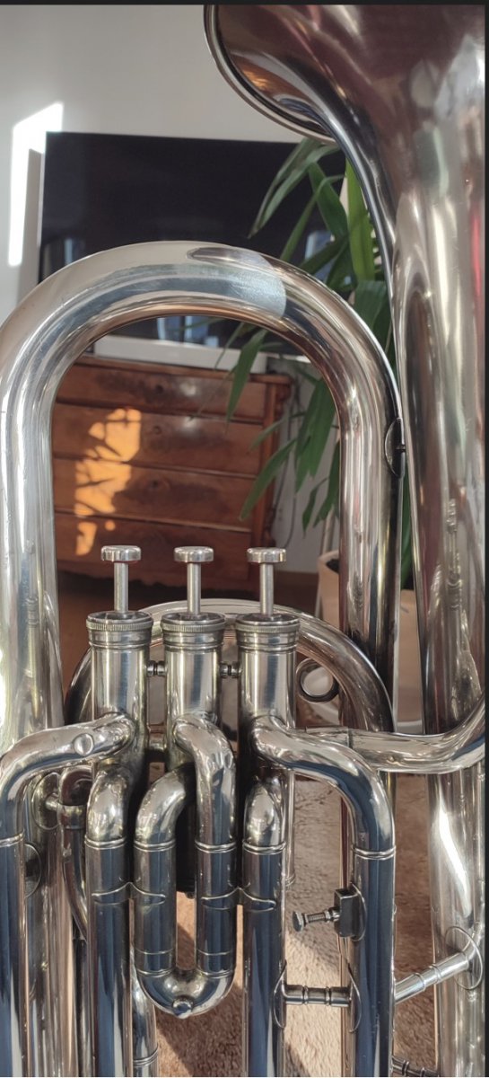Biete: BESSON Es-Tuba 777 Serie, m Originalkoffer u Mundstück z ...